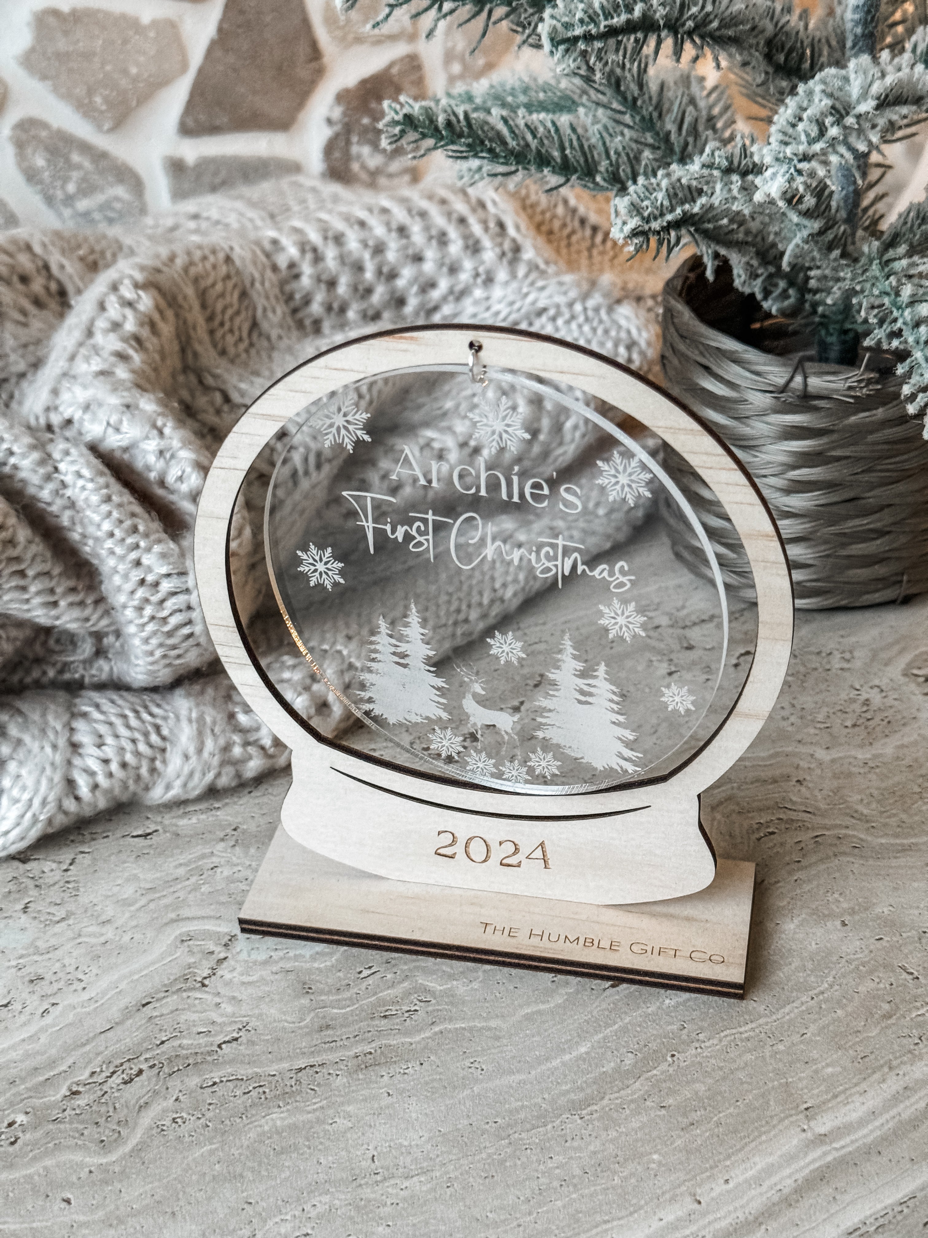 Snow Globe Stand | Acrylic and Wooden Personalised Engraved Snow Globe ...